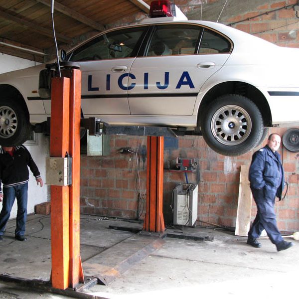 Podizne platforme, hidraulika i garažna oprema, Kova Kran, Pancevo